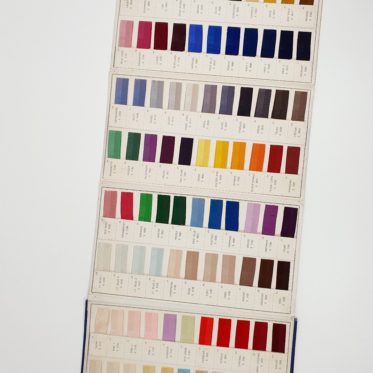 Standard Color Card of America | Beaux Books