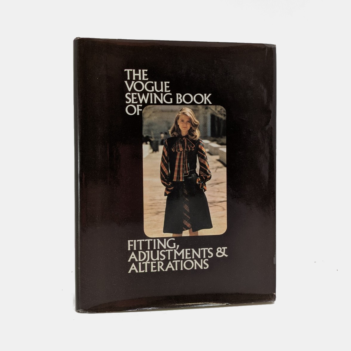 The Vogue Sewing Book of Fitting, Adjustments, and Alterations | Beaux ...